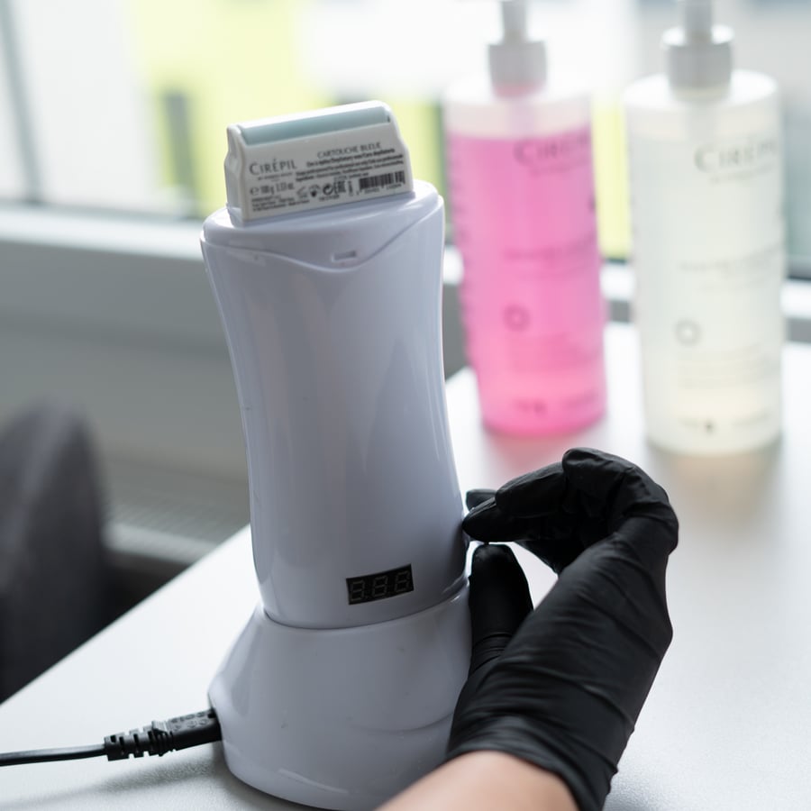 How do I use the wax Heater correctly?